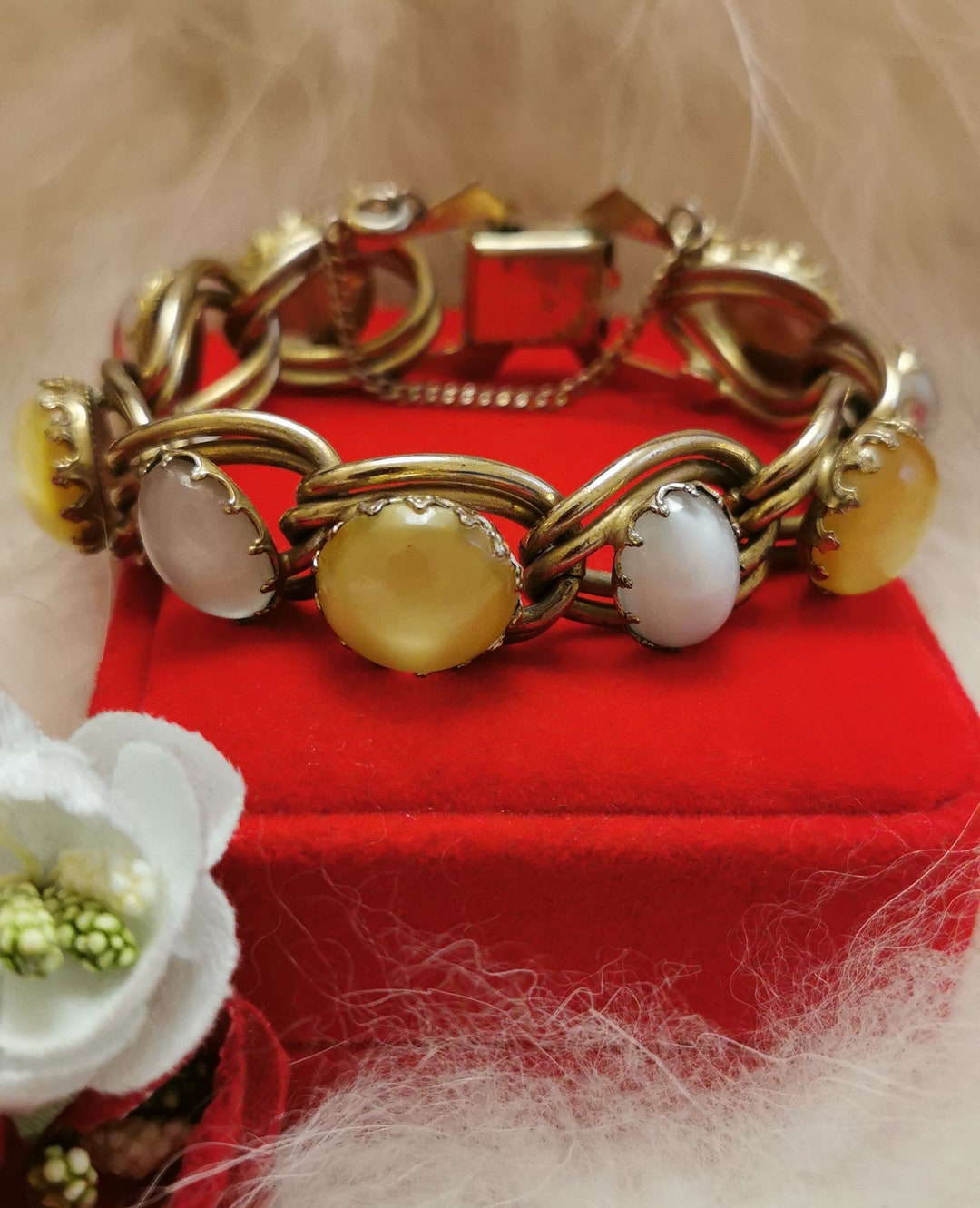Vintage Kafin New York Bracelet Moonstones on Gold Tone Finish - Etsy