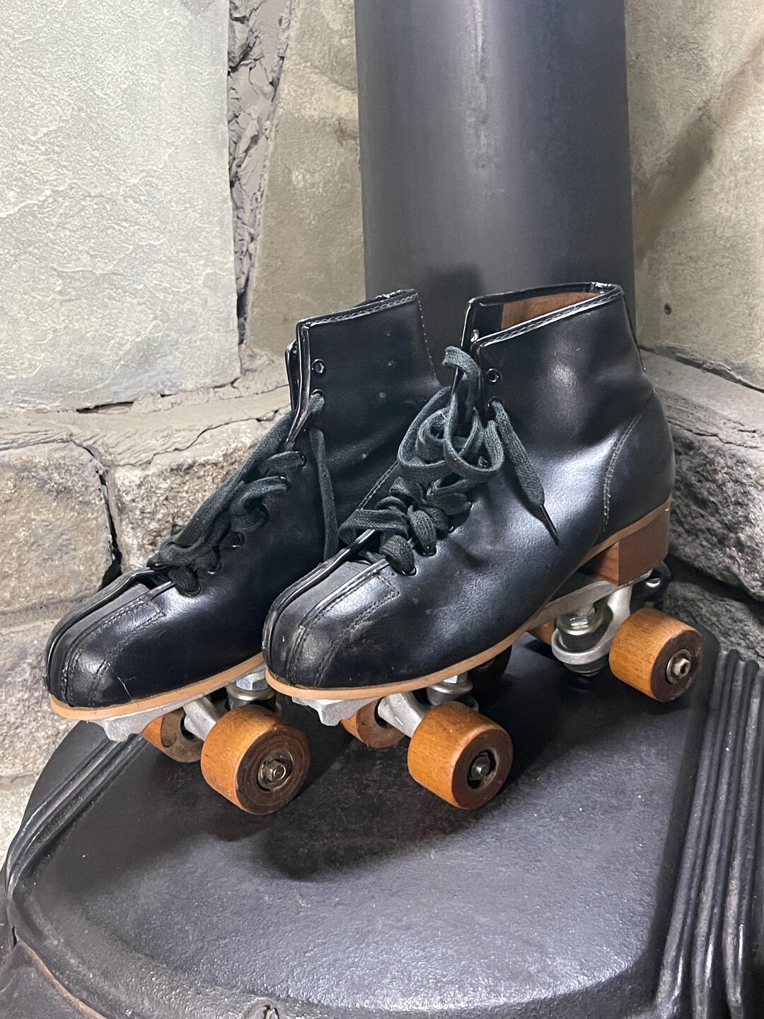 Vintage Chicago Roller Skates W/ Maverick Frame, Wooden Wheels & Box(sz ...