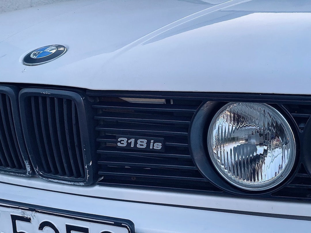 BMW E30 - Front Grill Emblems - Made by AutomotiveCultureSK - Etsy