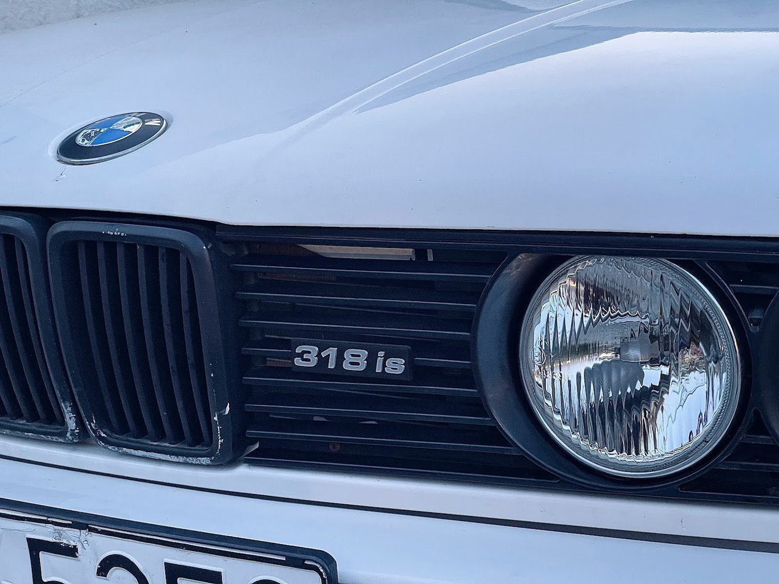 BMW E30 - Front Grill Emblems - Made by AutomotiveCultureSK - Etsy