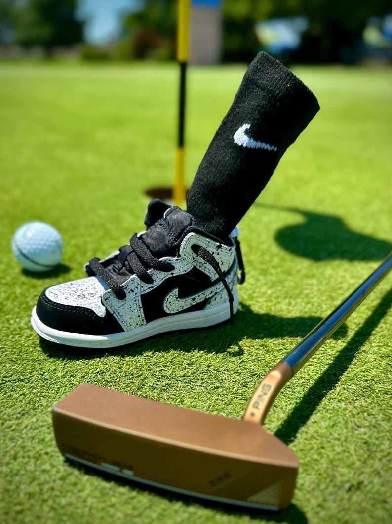 Custom Jordan Drip Putter Cover | Black and White Golf Accessories ...