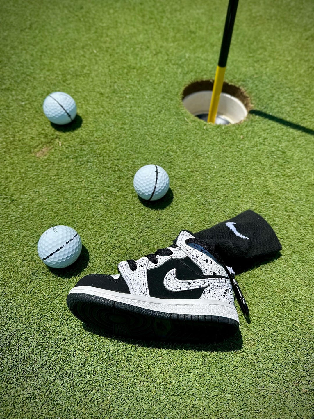 Custom Jordan Drip Putter Cover | Black and White Golf Accessories ...