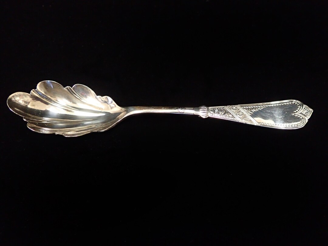 Vintage Meriden Silver Company Silver Plated Scalloped Spoon. - Etsy