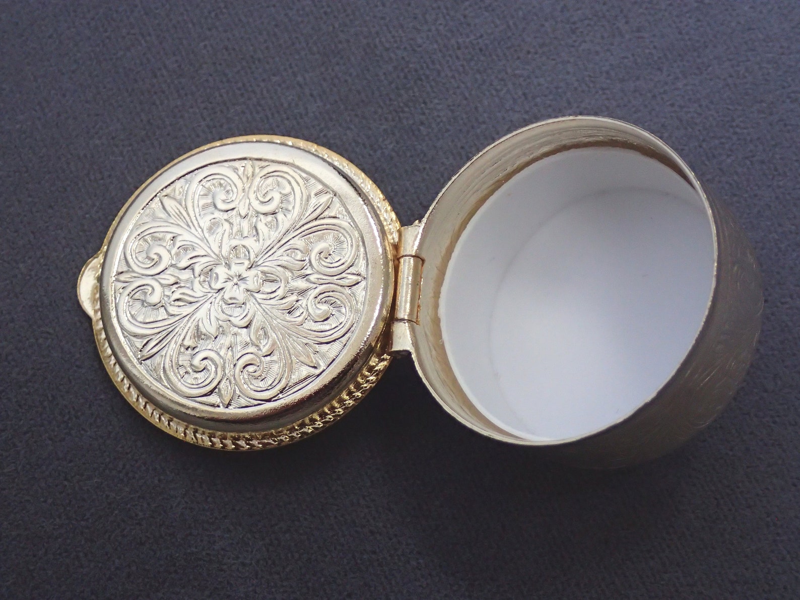 Murano Glass Pill Box With Millefiori Flowers - Etsy