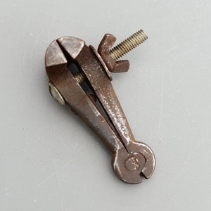 Vintage 1952 Newey England Small Old Hand Clamp Vise Vice Engineers ...