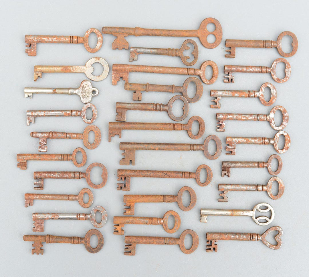 Set 30 Antique & Vintage Keys Doors Cabinets Cupboards Key Spare Parts ...