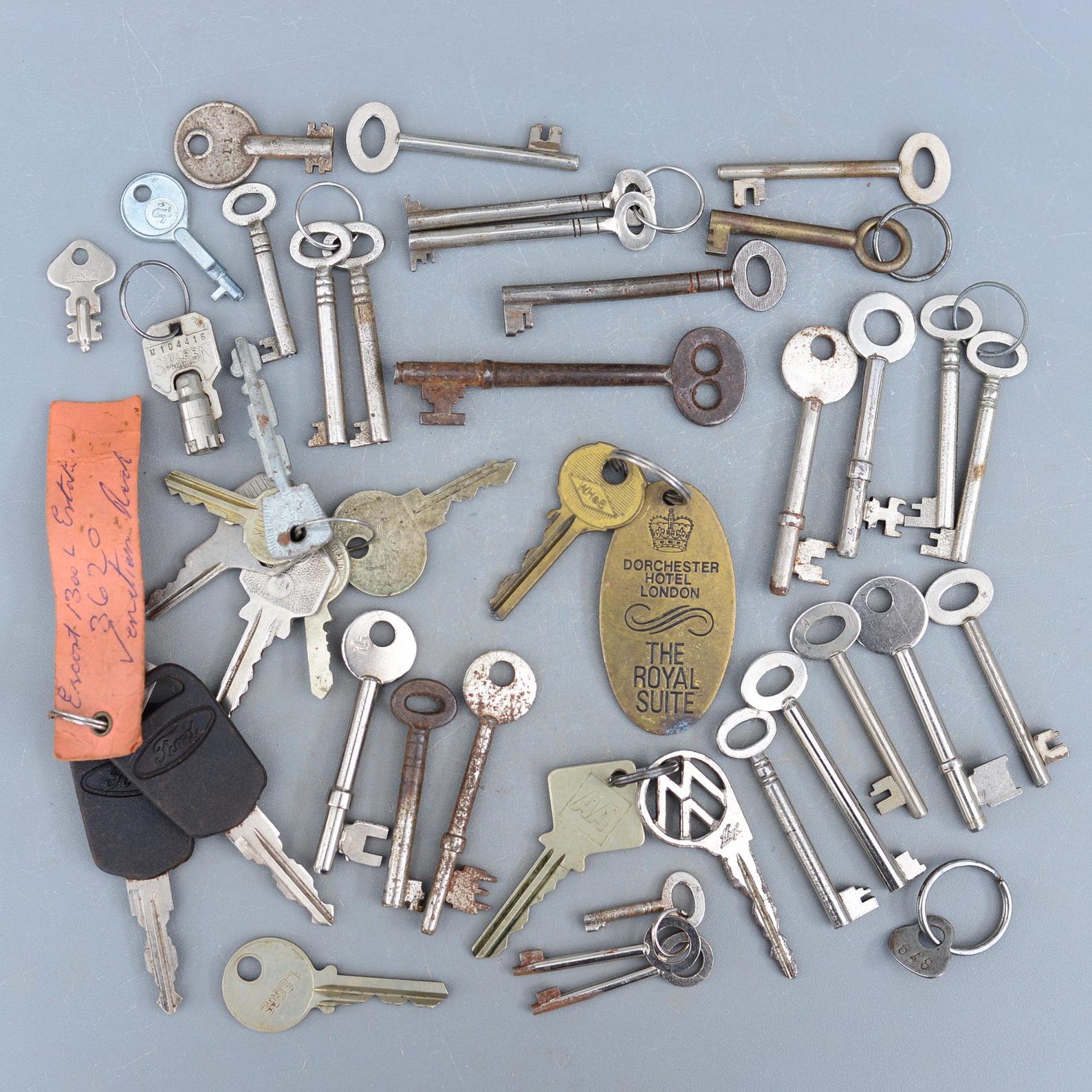 Vintage 40 Bundle Keys Door Cupboard Cabinet Draw Chest Salvage Key AA ...