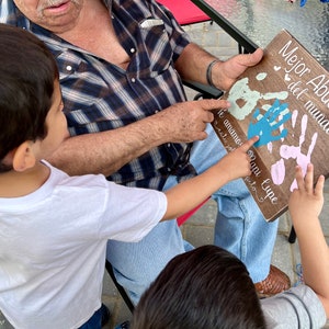 Personalized Grandkids Handprint Wood Sign: Abuelito/abuelita Gift - Etsy