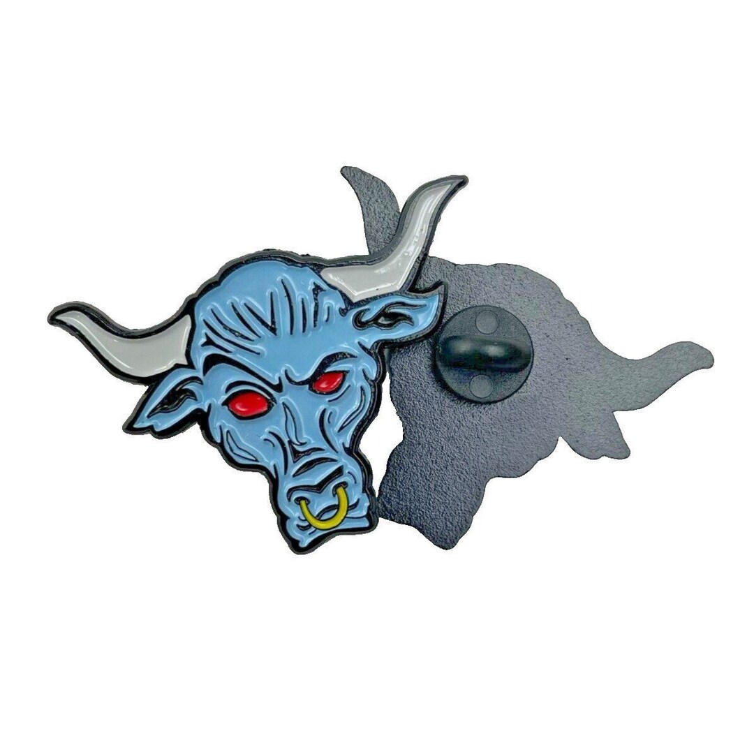 The Rock Brahma Bull Wrestling Pin Badge, WWE Champion, WWE Enamel Pin ...