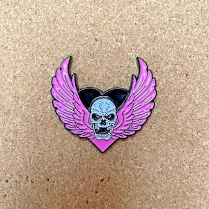 Bret Hart Winged Skull Pin Badge, Attitude Era, WWE, WWF, AEW ...