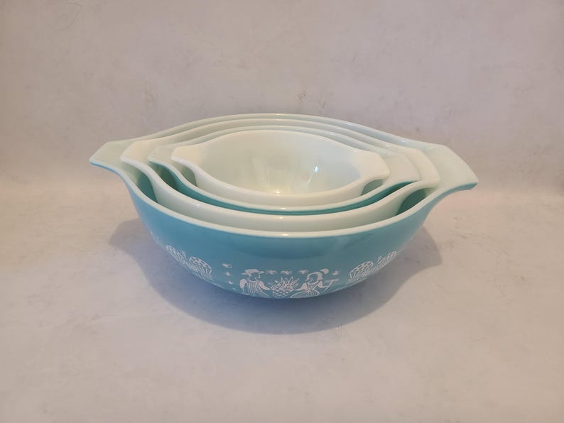 Vintage Pyrex Cinderella Nesting Bowls in Butterprint - Set of Four (4 ...