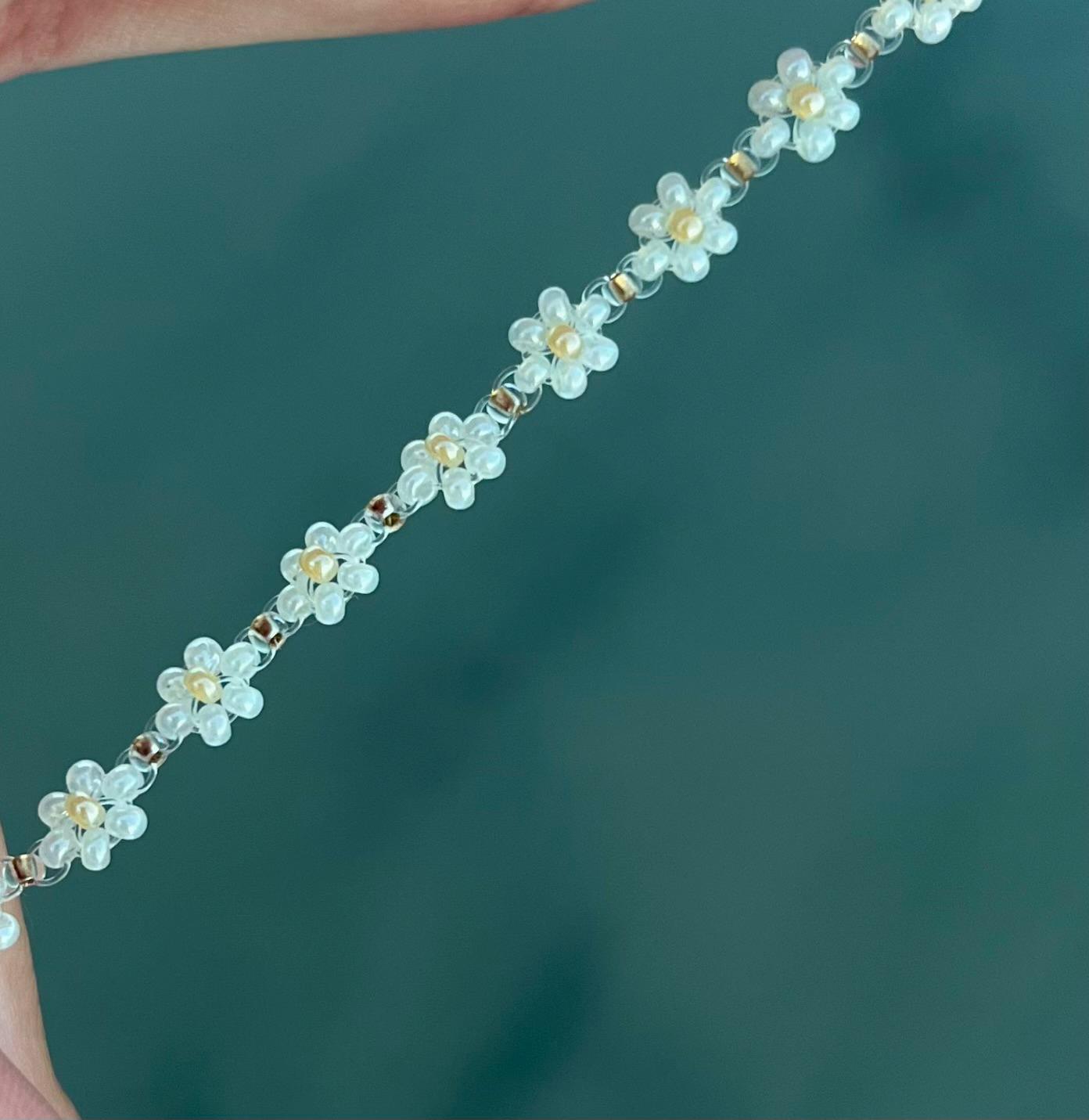 Bead Flower Bracelet / Dainty Daisy Bracelet / Daisy Chain Bracelet ...