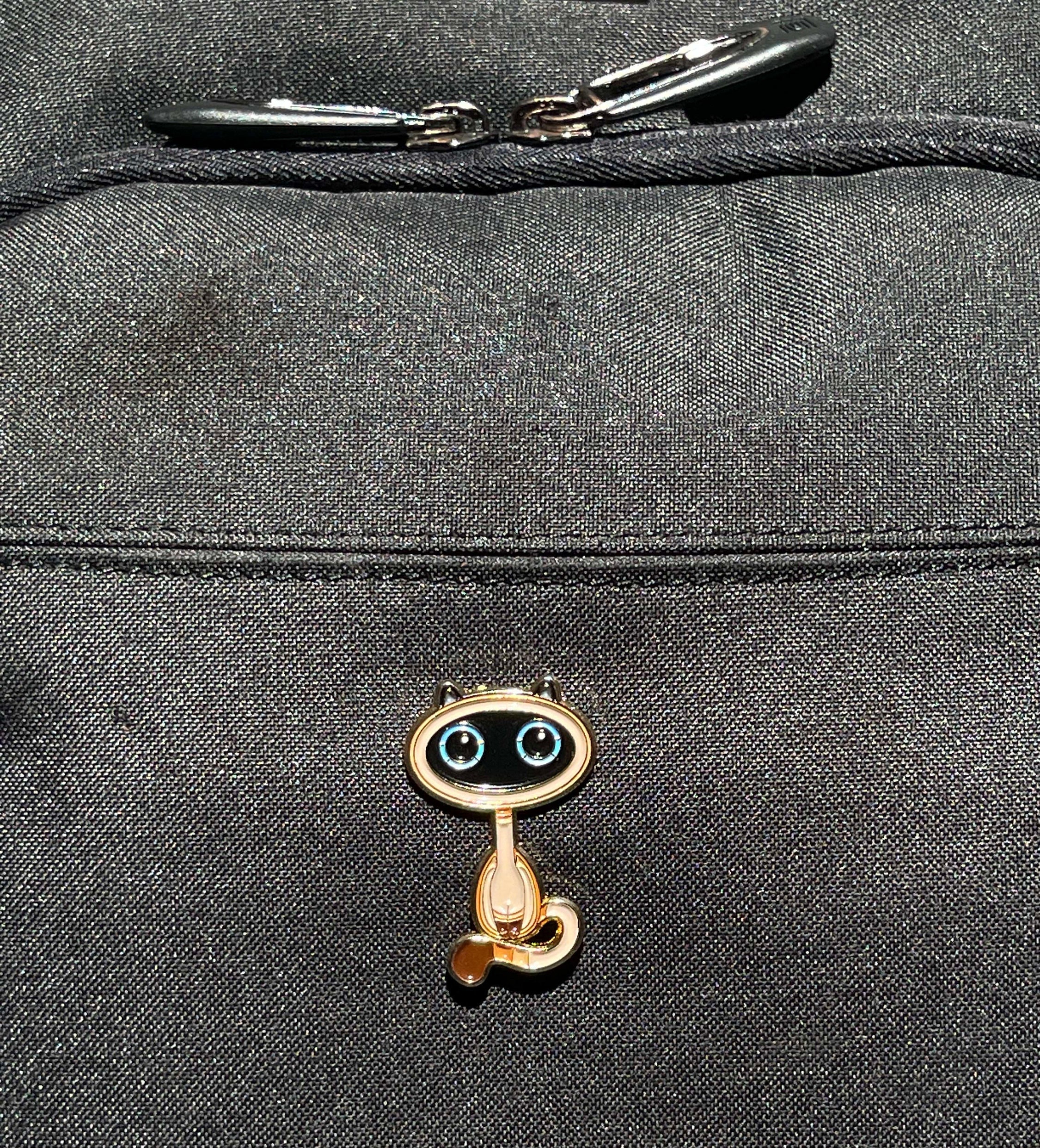 Cute Siamese Cat With Blue Eyes Enamel Pin-two Deluxe Clutch Attachment ...