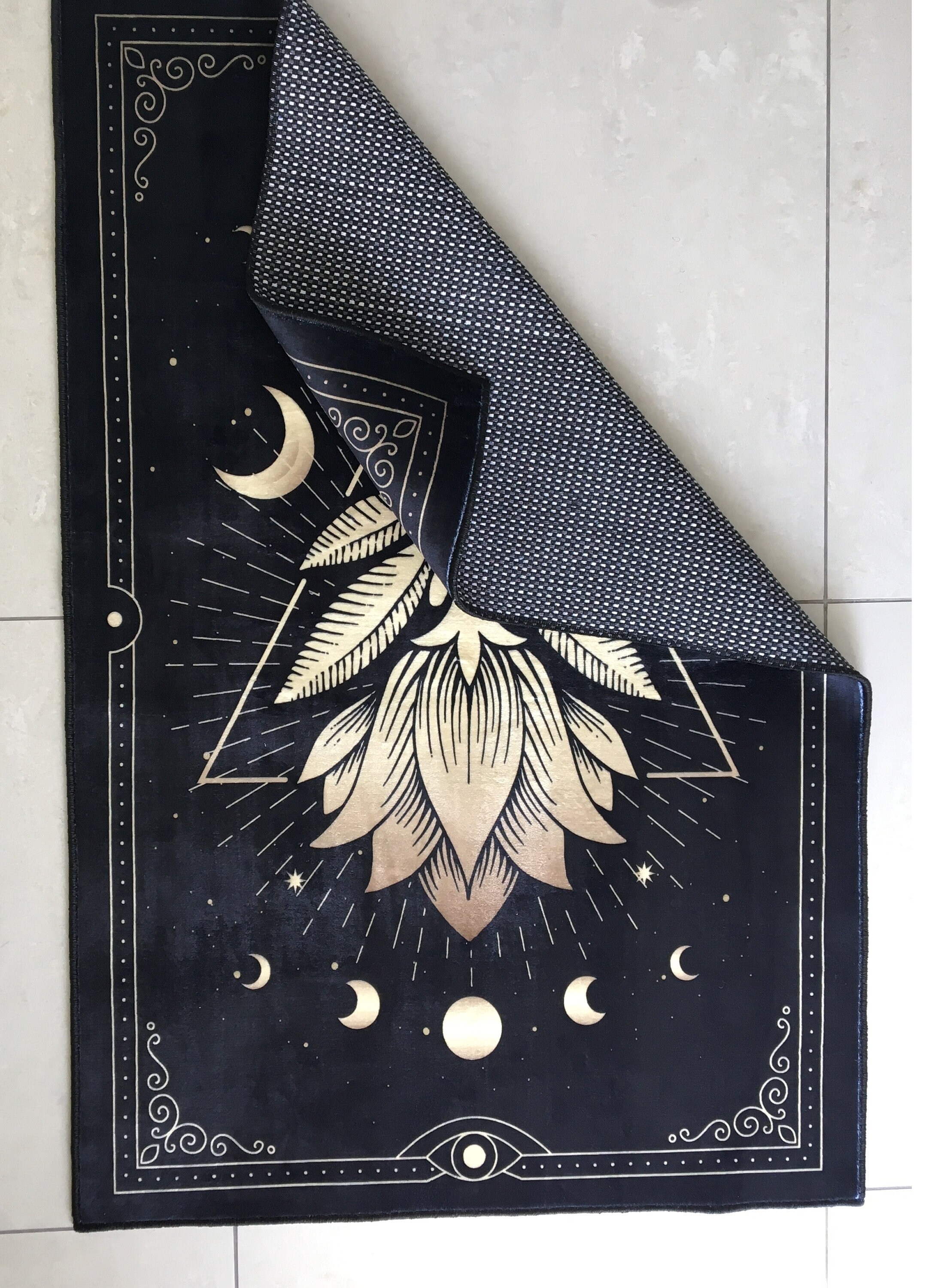 Golden Crow Mystical Bird Tarot Rug Tarot Card Rug Tarot - Etsy