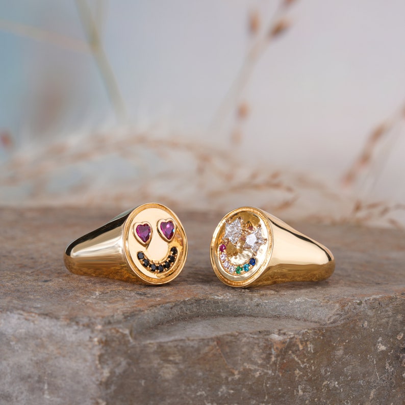 Smiley Signet Ring 18k Yellow Gold, Circle Signet Ring, Friendship Ring ...