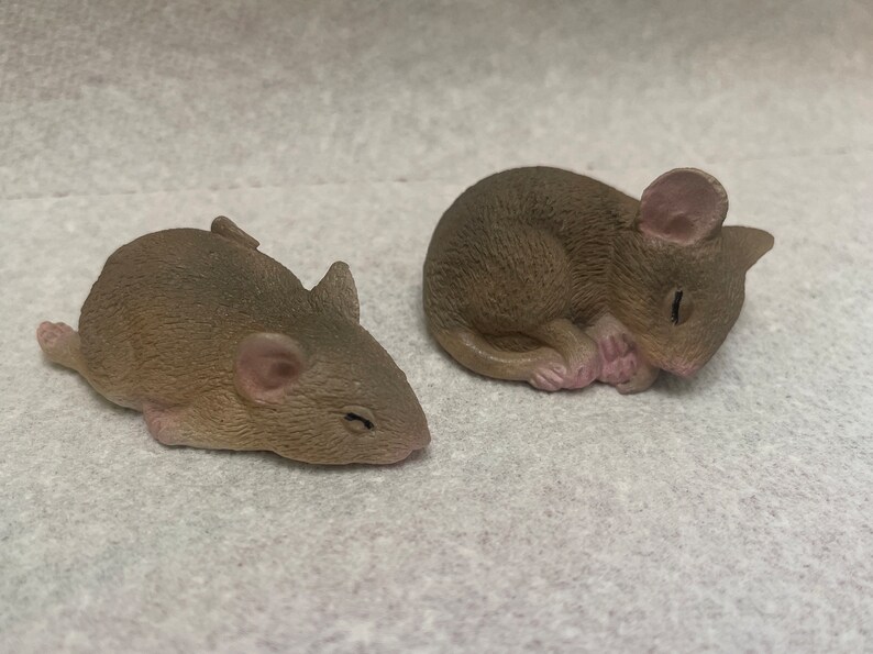 Pair of Sleeping Mice Figurines - Etsy
