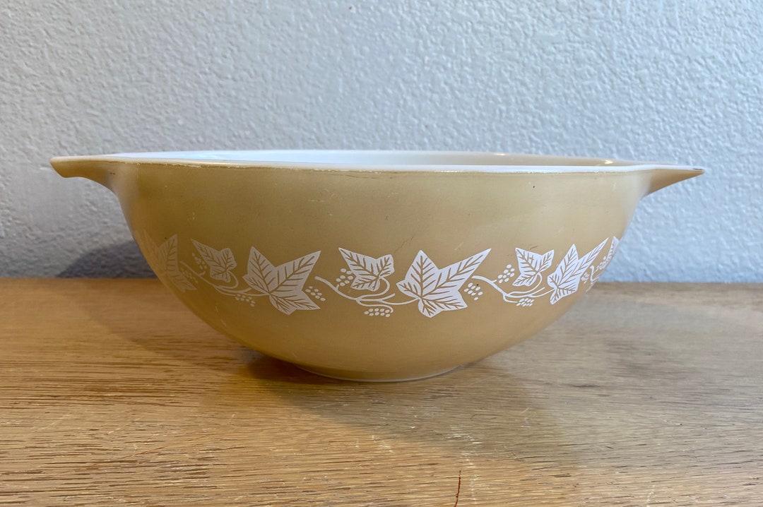 Pyrex Large Ivy Cinderella Bowl Beige - Etsy