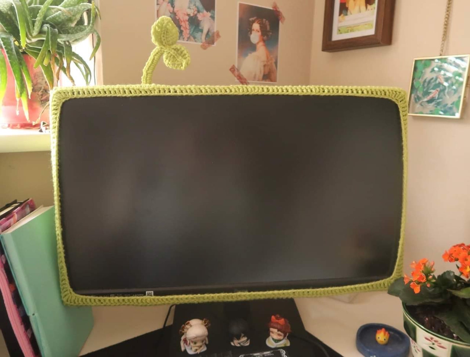 Cute Screen Monitor Hugger - Crochet Pattern Desk Accessories Cute ...