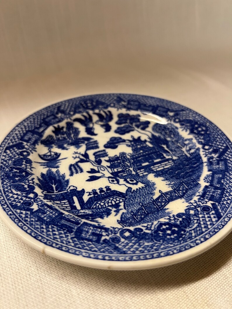 Vintage Blue Willow Pattern Plate - Classic Blue and White Ceramic - Etsy