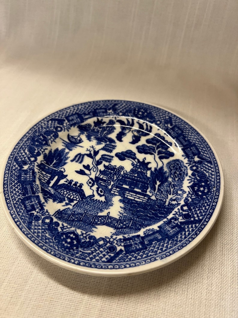 Vintage Blue Willow Pattern Plate - Classic Blue and White Ceramic - Etsy
