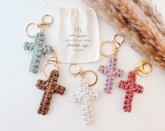 Macramé Cross Keychain – Baptism Gift, Christian Gift - Etsy