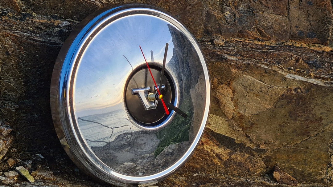 Volvo P1800/amazon Hub Cap Clock 1968 - Etsy UK