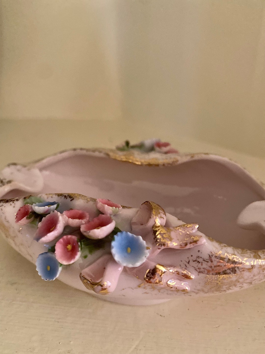 Vintage Lefton Pink Porcelain Ladies Ashtray Pink Blue Flowers Gold ...