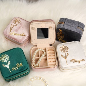 Personalized Birth Flower Velvet Jewelry Box: Bridesmaid Travel Case - Etsy