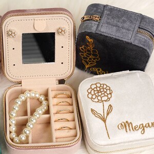 Personalized Birth Flower Velvet Jewelry Box: Bridesmaid Travel Case - Etsy