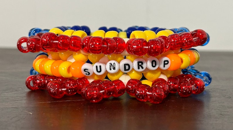 Sundrop / Moondrop FNAF Kandi Mini Rotating Cuff - Etsy