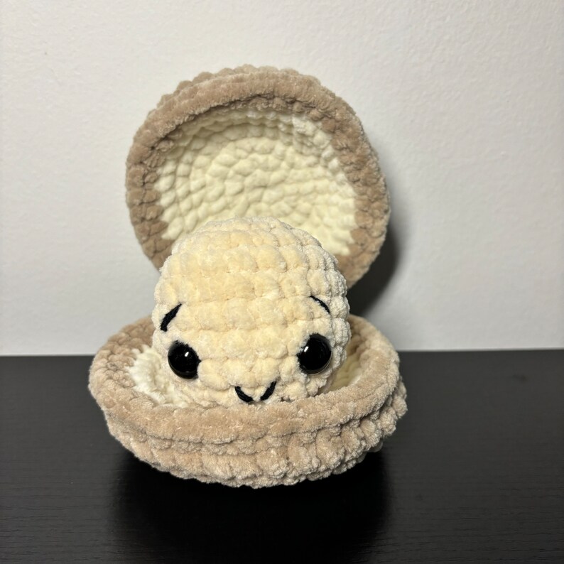 Crochet Clam Plushie - Etsy