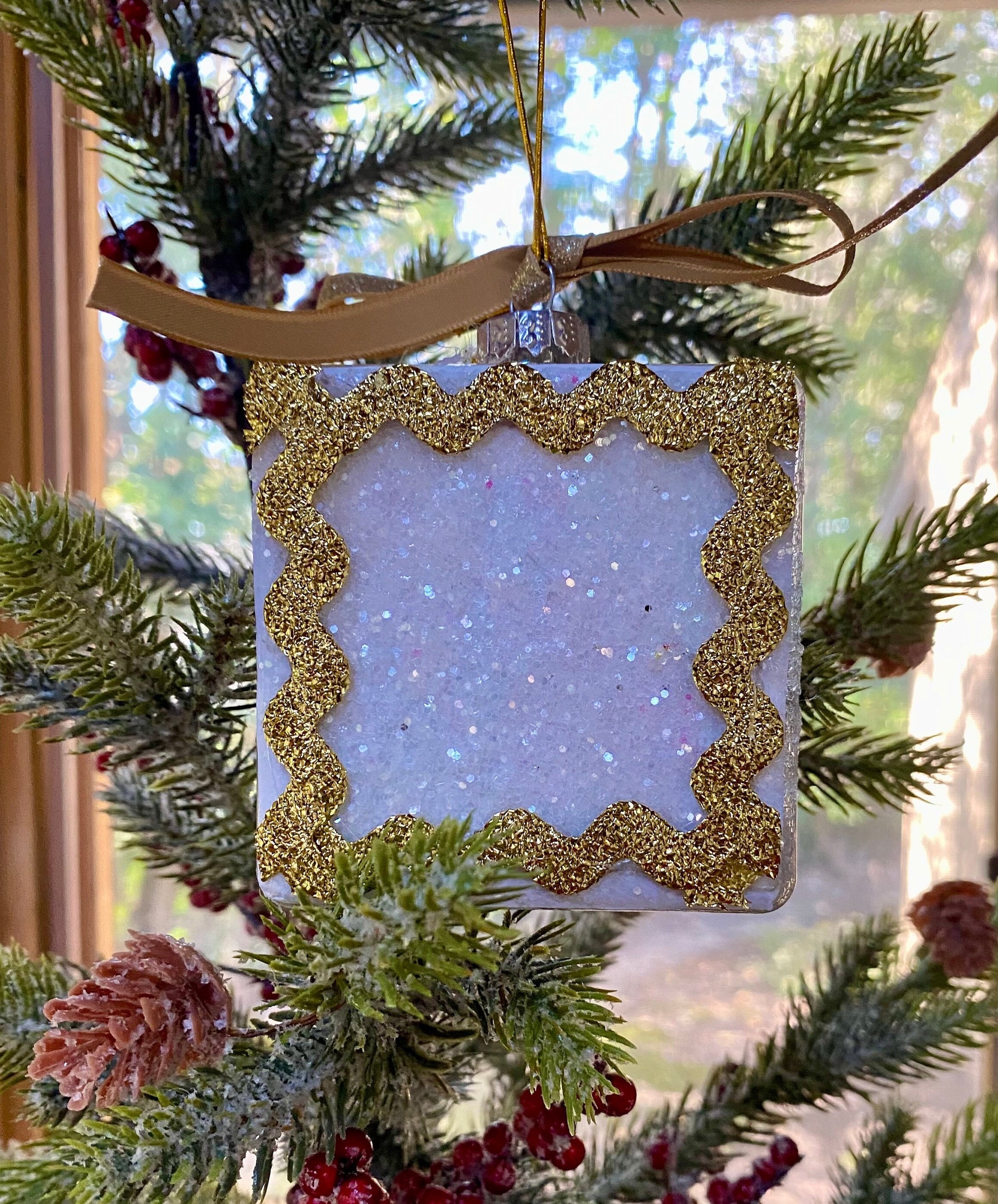 Christmas Horse & Buggy Ride Ornament - Etsy