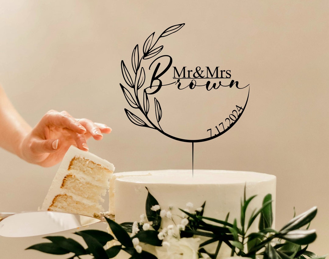 Black Wedding Cake Topper, Personalized Wreath Wedding Cake Topper ...