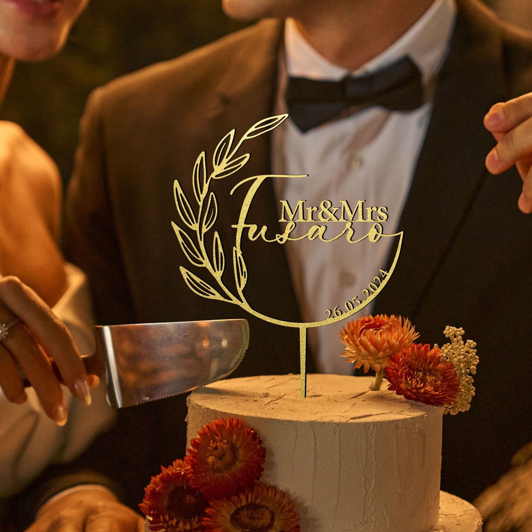 Gold Wedding Cake Topper, Personalized Wreath Wedding Cake Topper ...