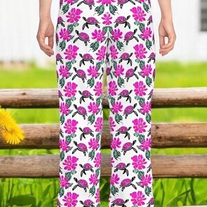 Pink Floral Sea Turtles Artistic Design, Womens Vibrant Colorful Hawaii ...