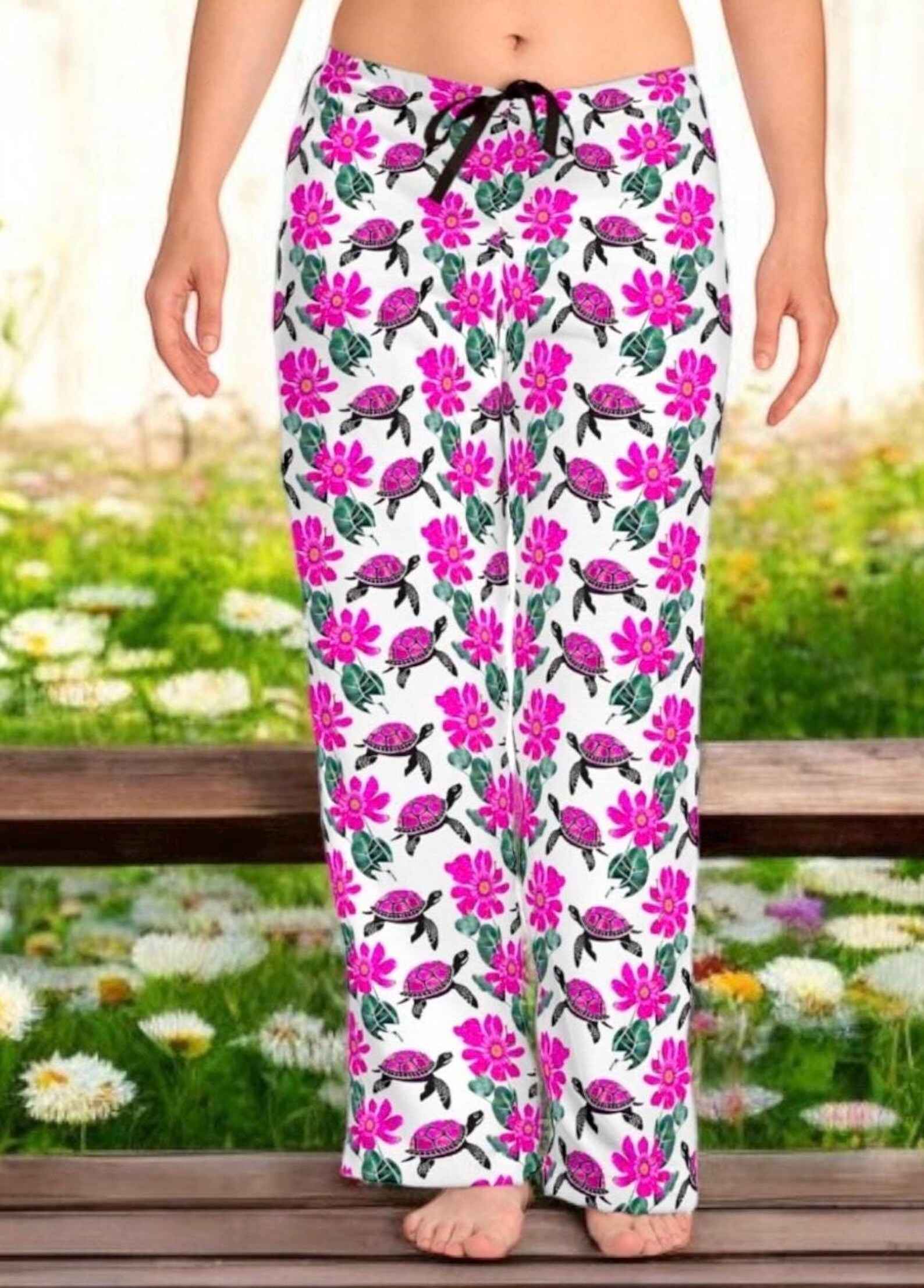 Pink Floral Sea Turtles Artistic Design, Womens Vibrant Colorful Hawaii ...