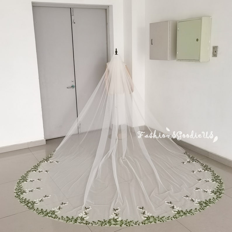 Green Leaf Floral Wedding Veil, Floral Daisy Wedding Veil, Boho Bridal ...
