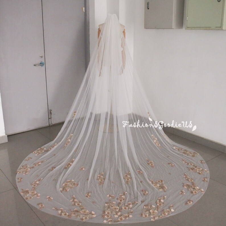 Elegant Gold Lace Wedding Veil, Flower Bridal Veil, Boho One Layer ...