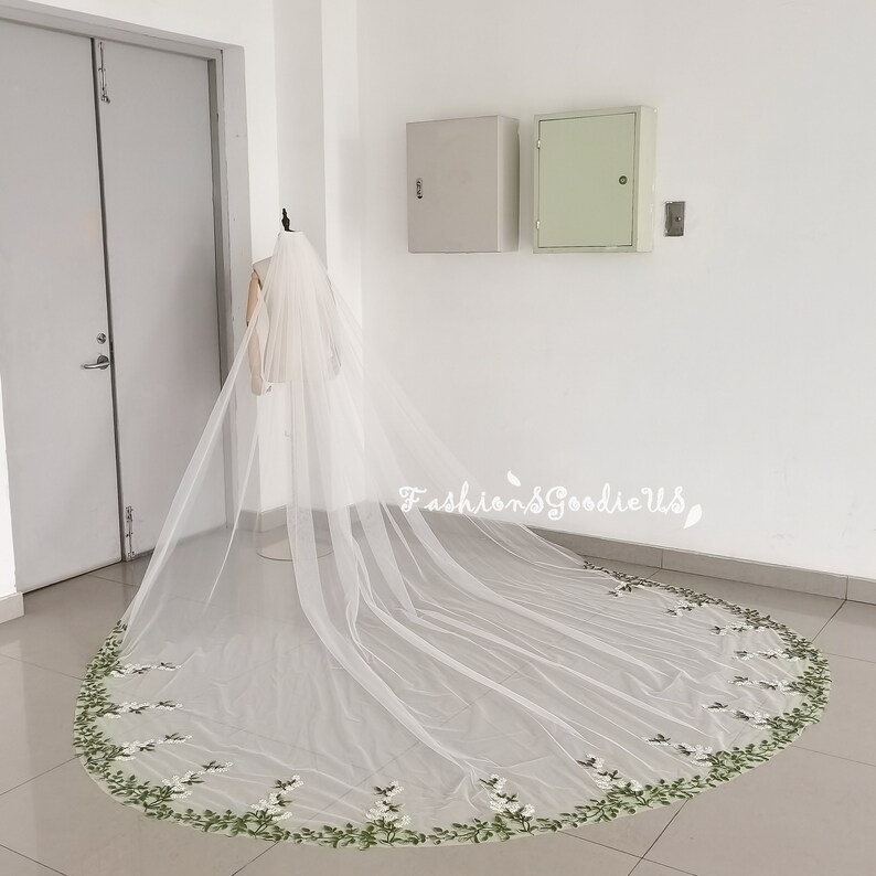 Green Leaf Floral Wedding Veil, Floral Daisy Wedding Veil, Boho Bridal ...