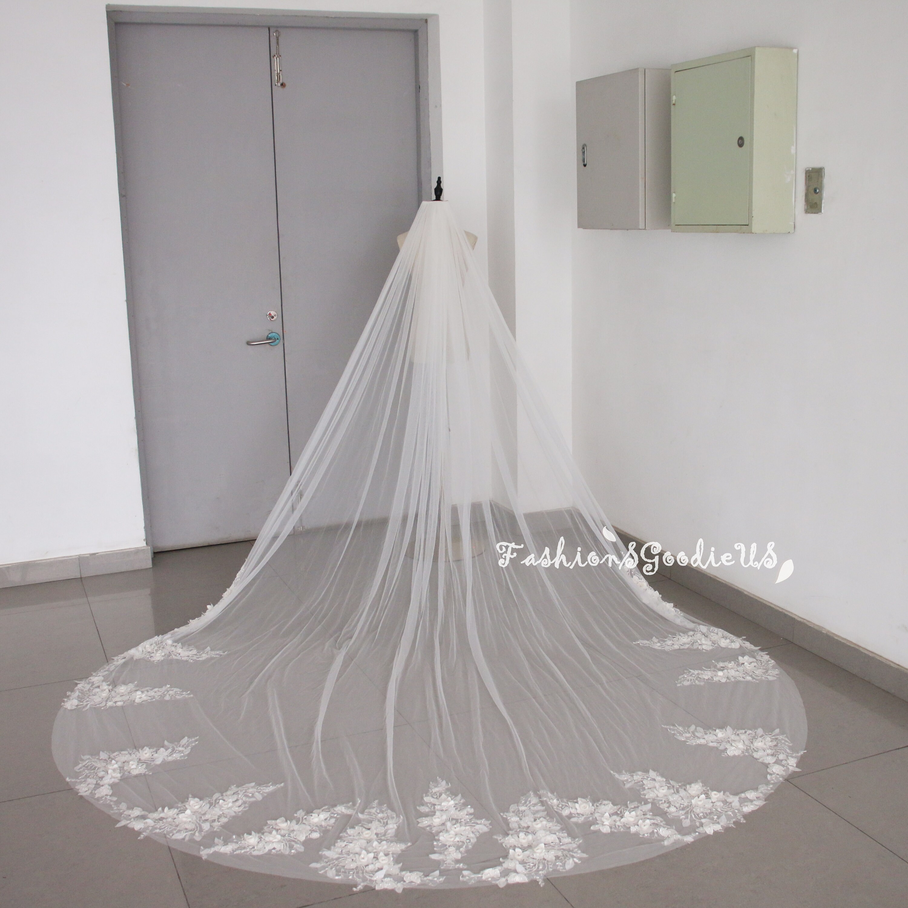 Romantic Flower Wedding Veil, Flowery Lace Veil With Beading, Vintage ...