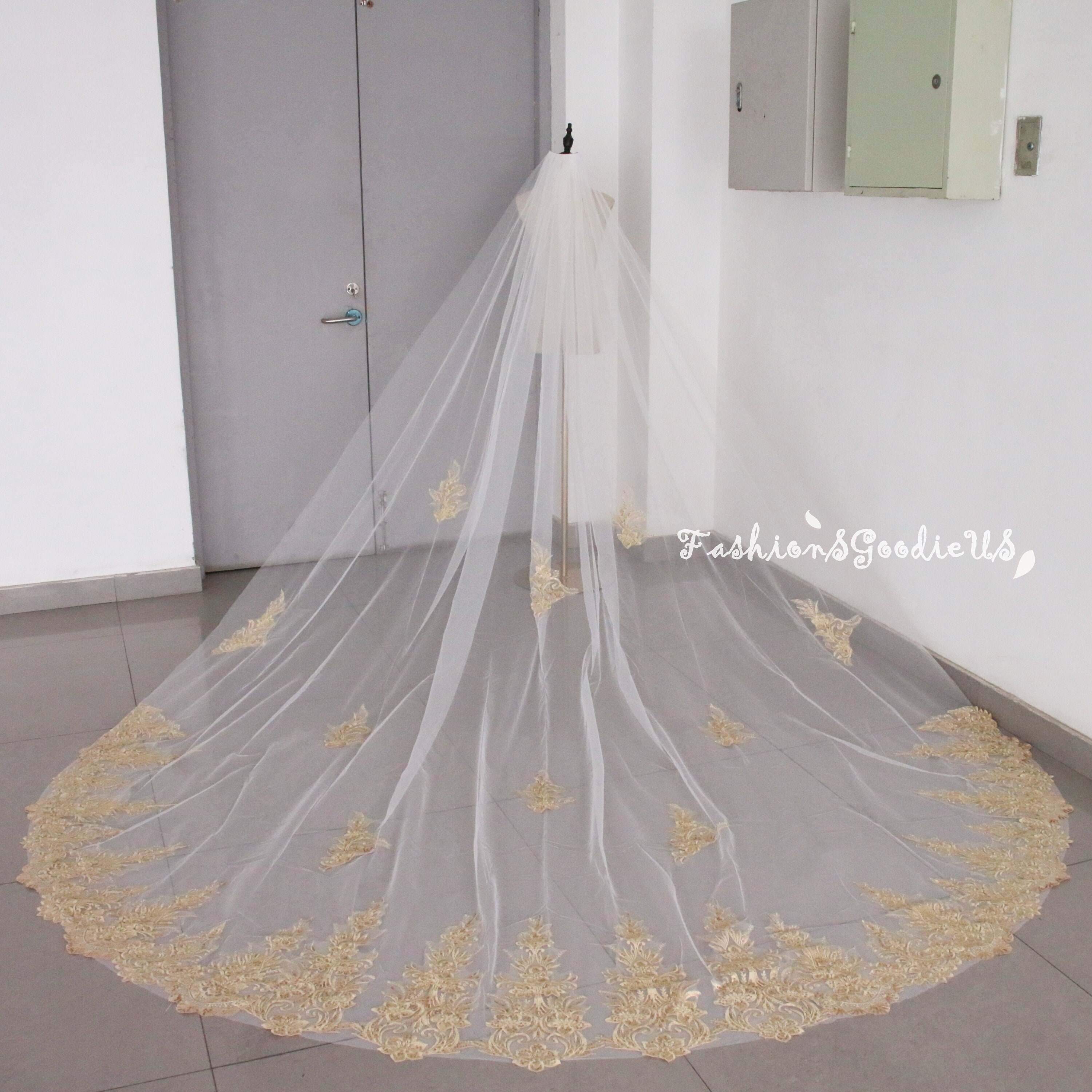 Gold Lace Bridal Veil, Luxury Gold Flower Wedding Veil, Classic One ...