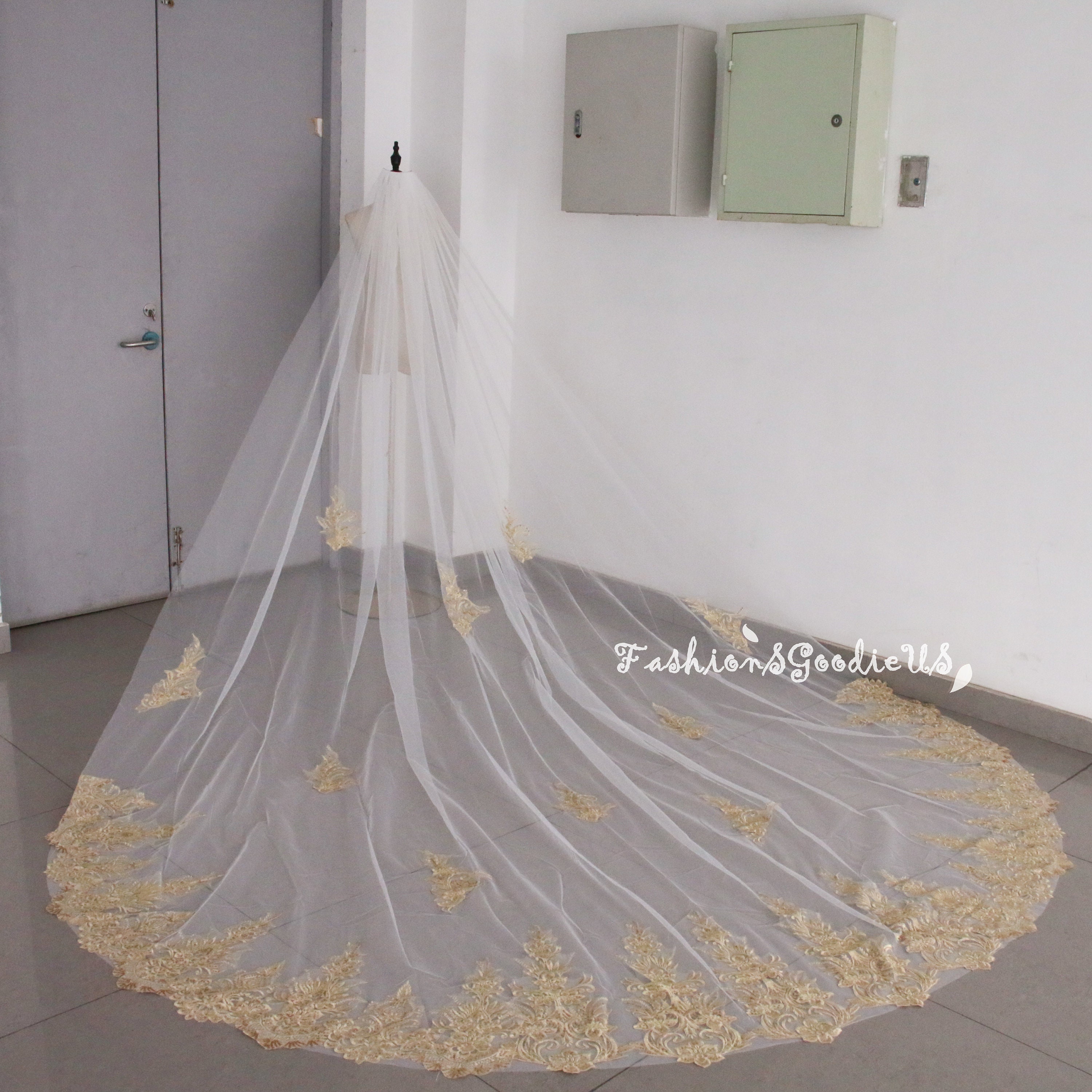 Gold Lace Bridal Veil, Luxury Gold Flower Wedding Veil, Classic One ...