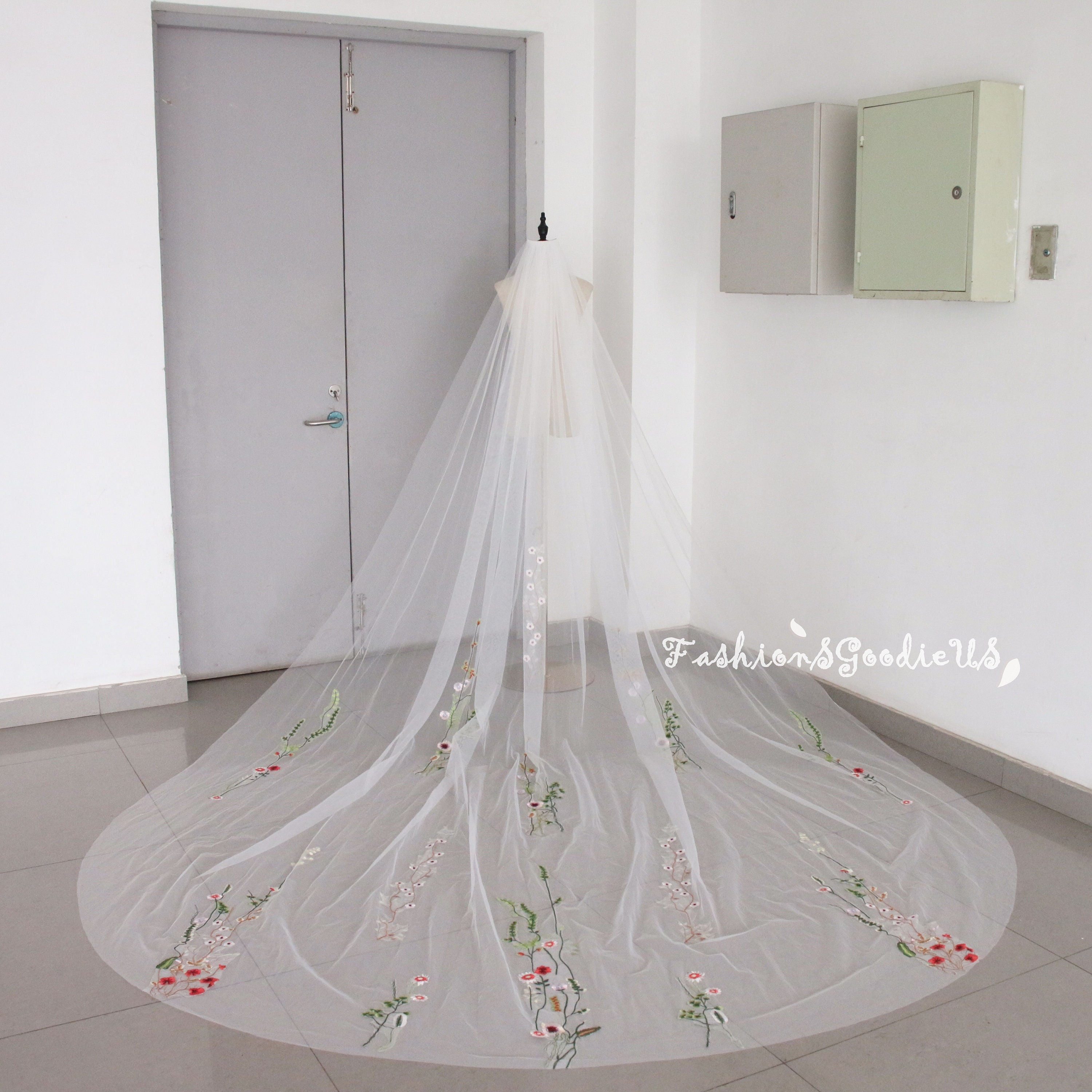 Wildflower Veil for Bride, Colorful Flowers Wedding Veil, Secret Garden ...