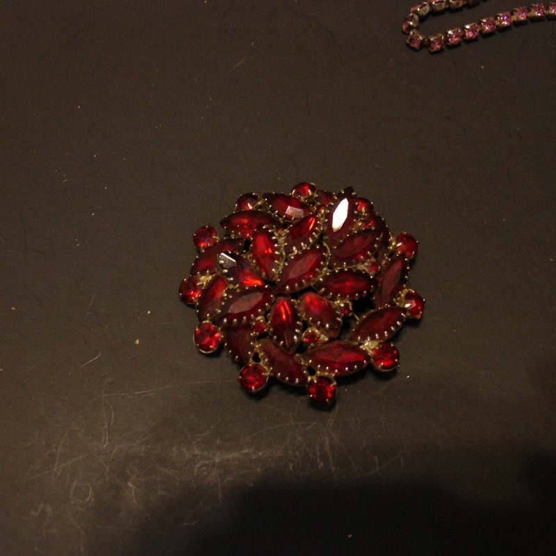 Red Vintage Brooch - Etsy