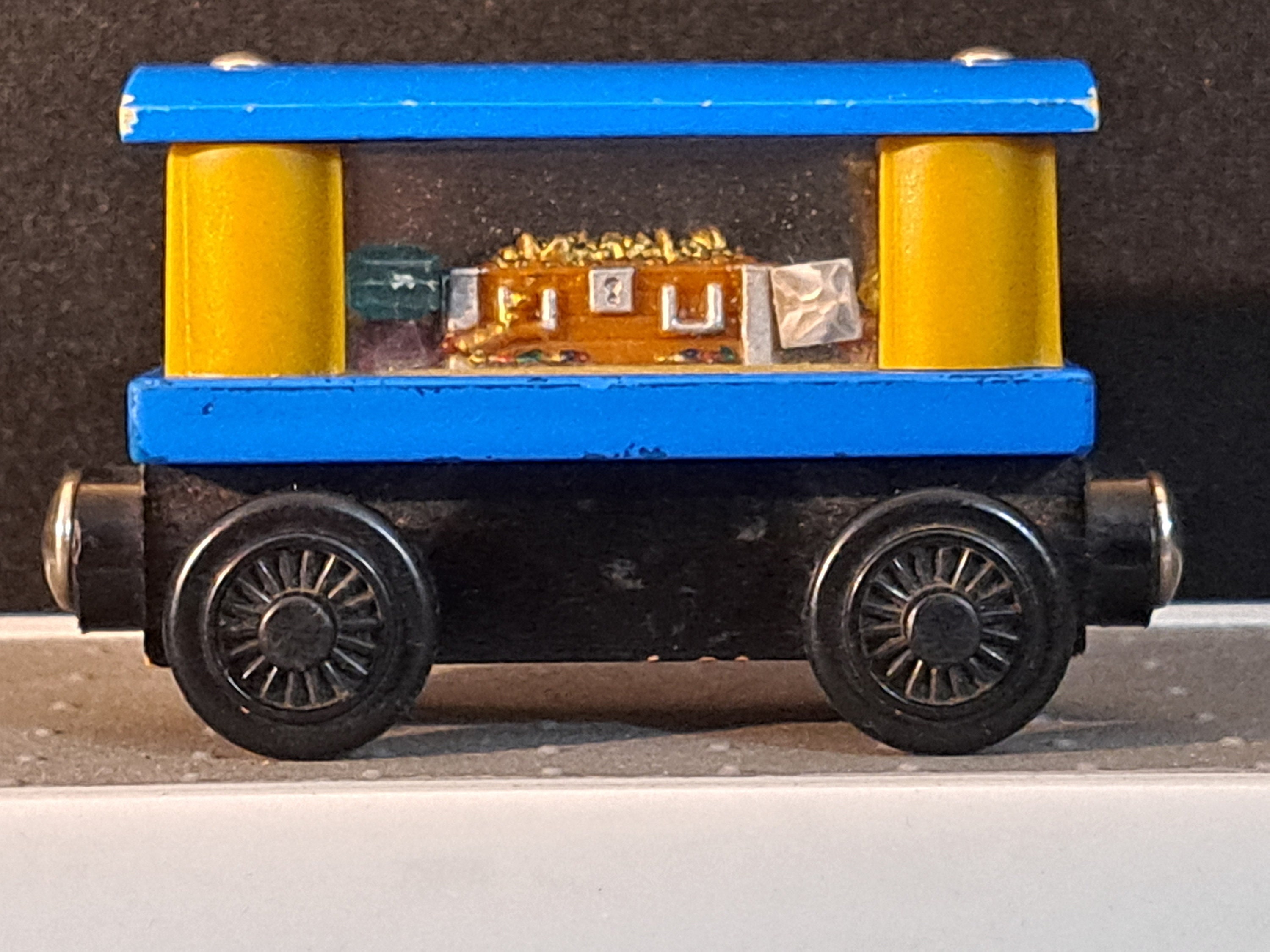 JEWEL Car Thomas Wooden TRAIN Railway Treasure Chest Gems Cargo Car ...