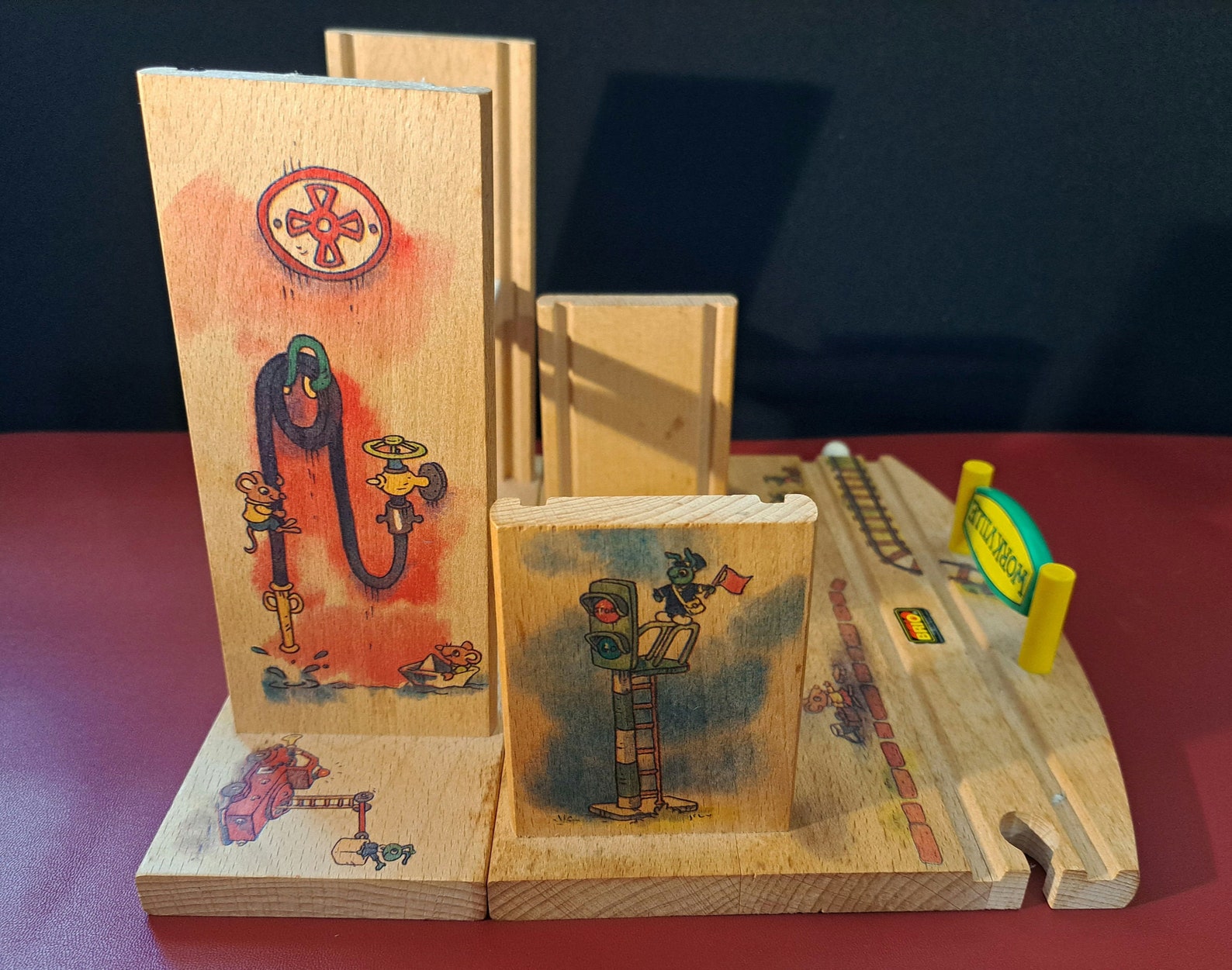 Rare BRIO BUSYTOWN Train Station Vintage Richard Scary Building Track ...