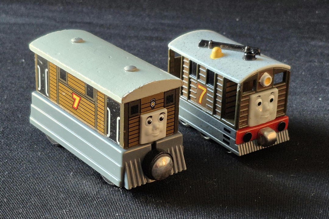 Thomas Train TOBY 7 Lot Wooden Railway Toby Tram Engine Set Take-n-play ...