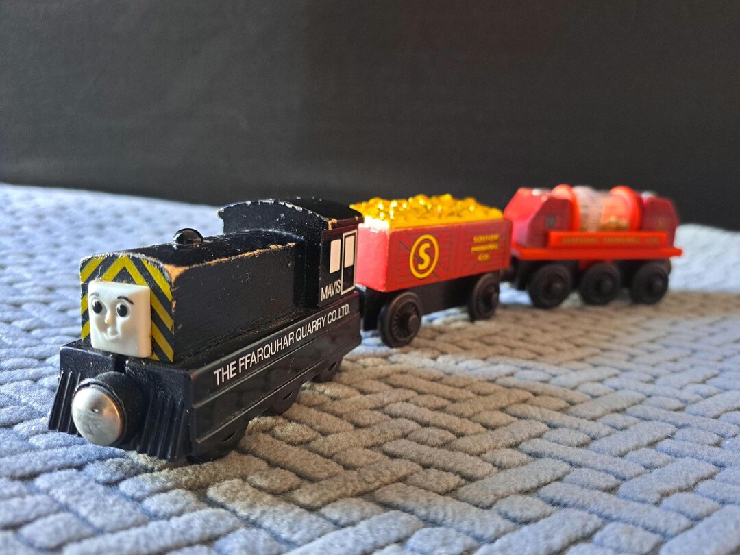 Thomas & Friends MAVIS Diesel Train Lot GOLD Cars Rare Ffarquhar Quarry ...