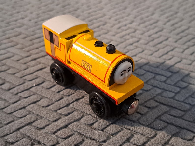 BILL SCC Thomas & Friends Yellow Twin Train Wooden Railway 2003 Thomas ...