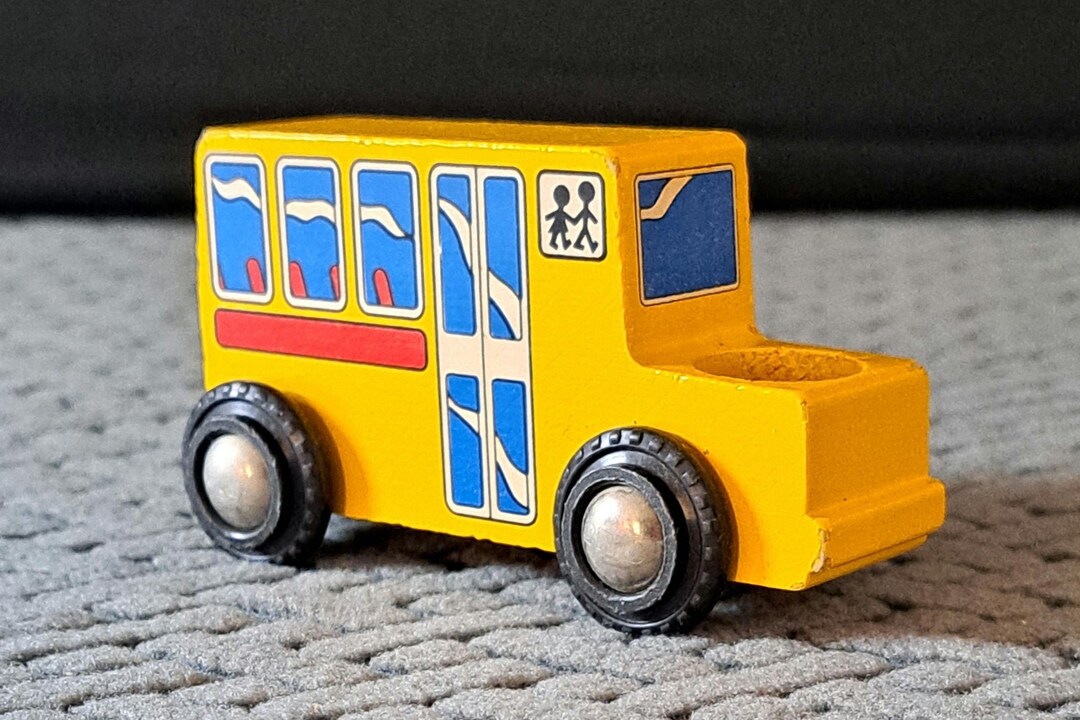 BRIO Yellow School 33631 BUS Vintage Wooden Railway Thomas & Friends ...